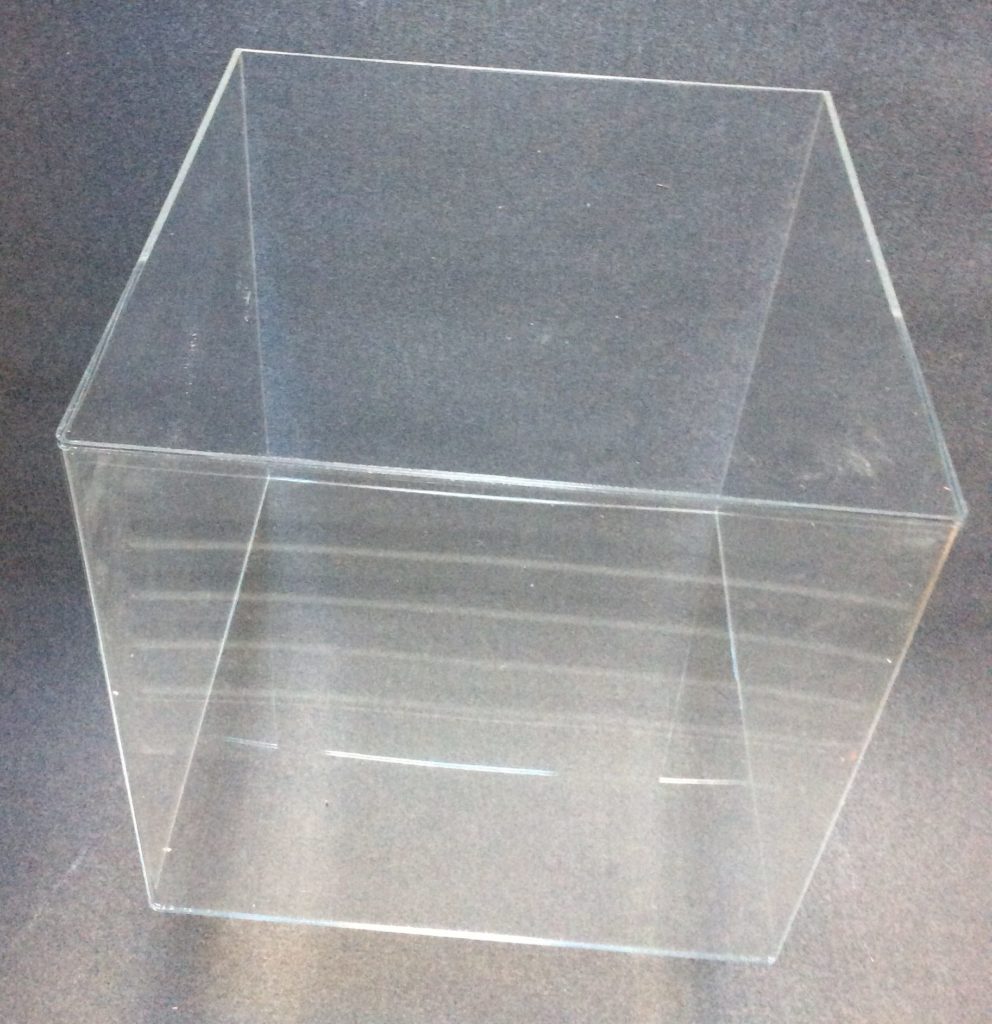 Acrylic box (40x40x40) – reshow
