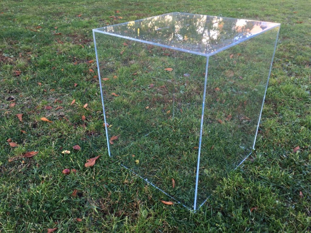 Acrylic cover –50x50x60– – reshow