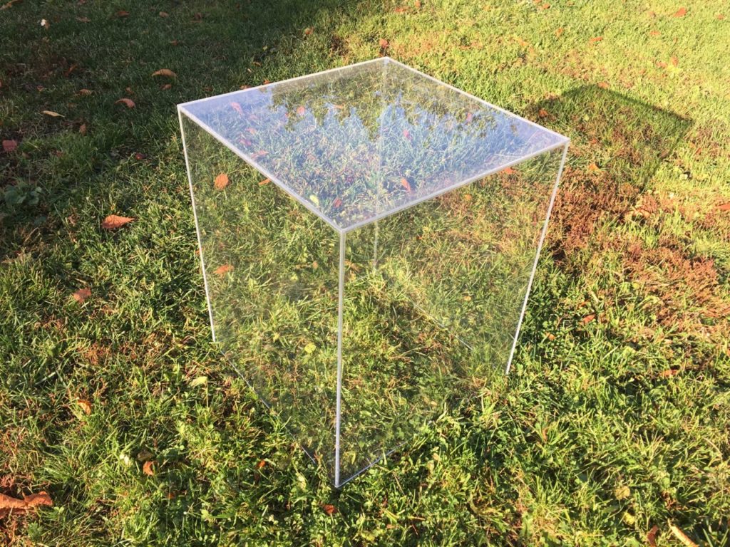 Acrylic cover –41.5×41.5×50– – reshow